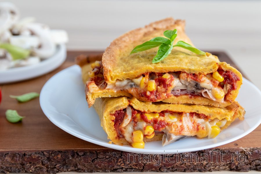 Pizza-buzunar cu ou ușor de preparat (Calzone) | magicianafit.ro
